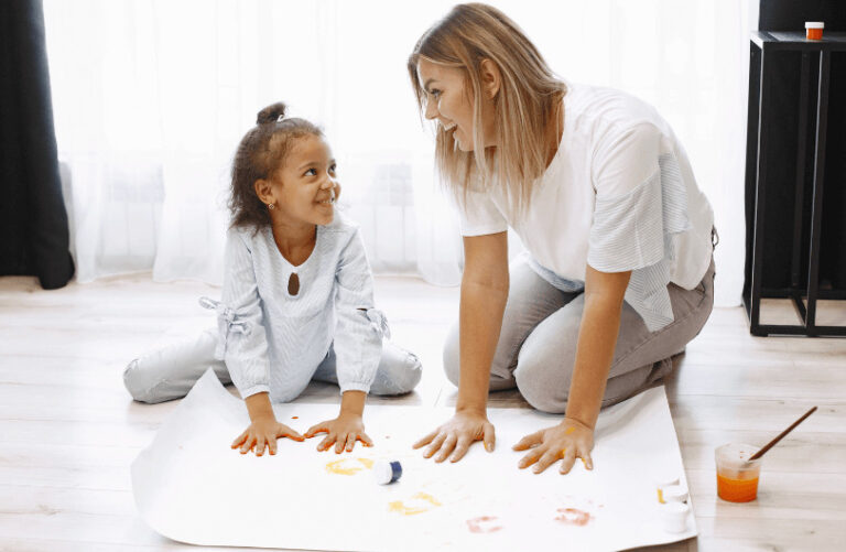 10 Collaborative Family Arts & Crafts Projects | Family Fun Projects